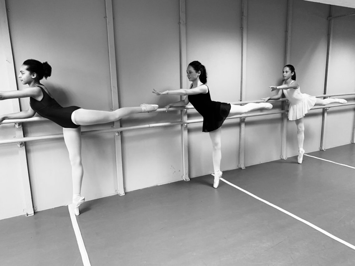 Cours de danse classique pointes pour enfants de 11 à 13 ans